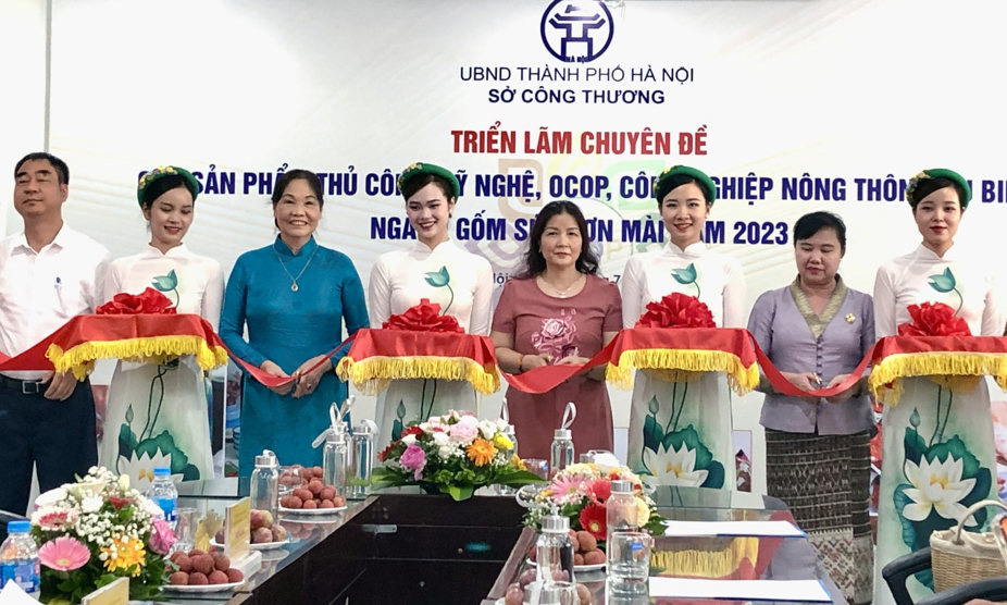 Quảng bá sản phẩm TCMN ngành gốm sứ - sơn mài Thủ đô năm 2023